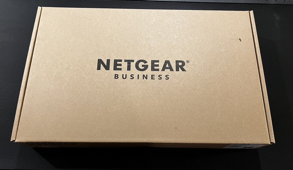 NETGEAR 10GbE 16 Port Managed Ethernet Switch M4300-8X8F XSM4316S100NES ...