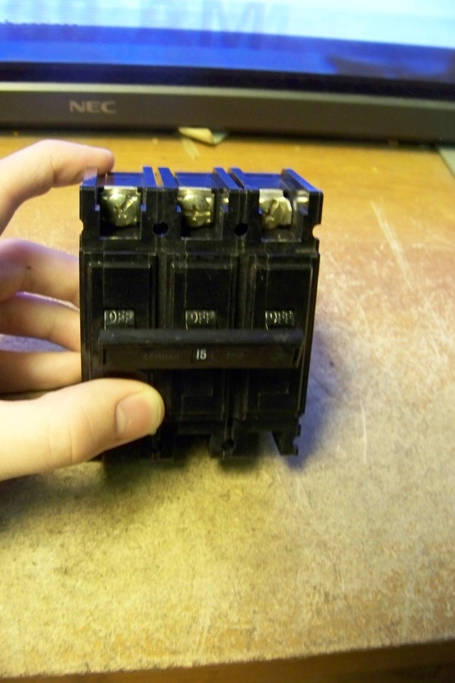 NEW Cutler-Hammer QC3015H Type QC Breaker 3P 15A 240VAC MAX 10KAIC | eBay
