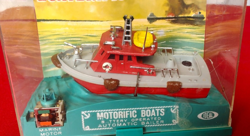 FIRE BOAT-HOBBY TOY "MIGHTY BLAZE" 1967 WORKS 100%- IDE AL MOTORIFIC ...