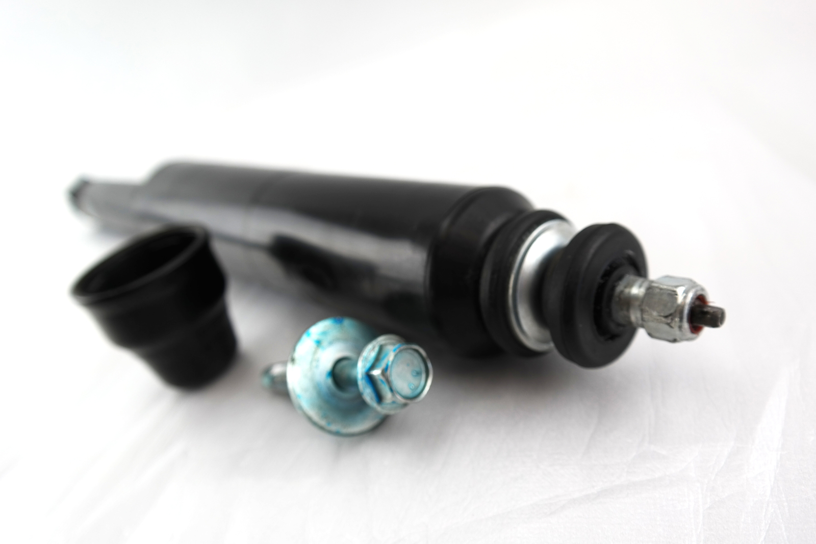 OEM 16-19 Nissan Sentra SR 4D Rear Passenger RH Shock Absorber Assy ...