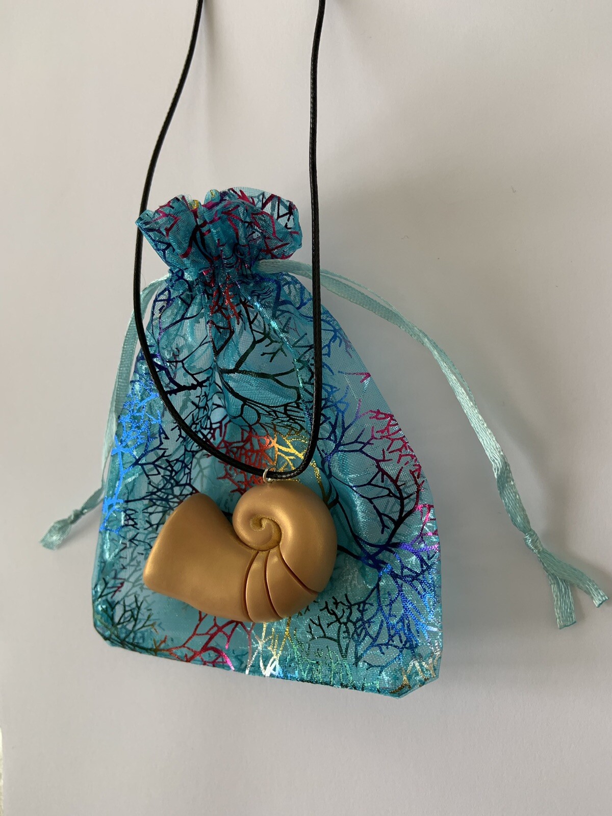 The Little Mermaid Voice Stealing Seashell Necklace Ursula Halloween ...