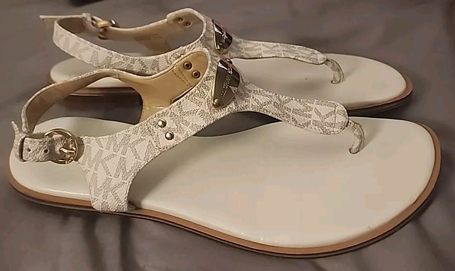 Michael Kors Plate Thong Mini MK Logo Vanilla T-bar S… - Gem
