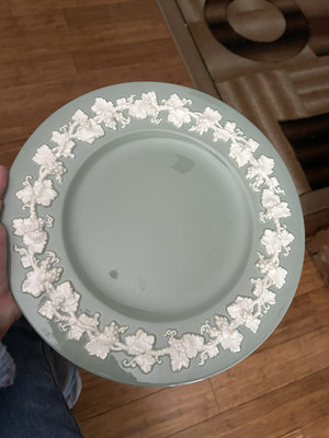 Wedgwood QUEENSWARE CREAM on CELADON GREEN SHELL EDGE 10 1/2 Dinner ...