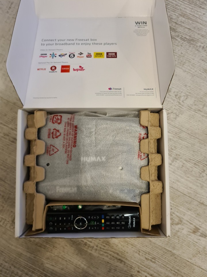 Humax HDR-1100S 1TB Freesat Recorder Receiver with Remote. Spares or ...