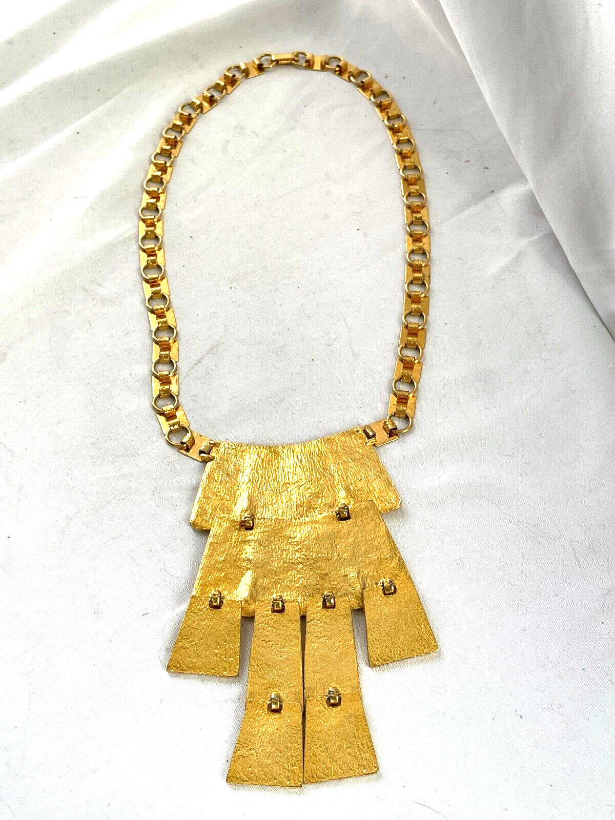 VINTAGE 1970's MODERN TEXTURED SEGMENTED RUNWAY NECKL… - Gem