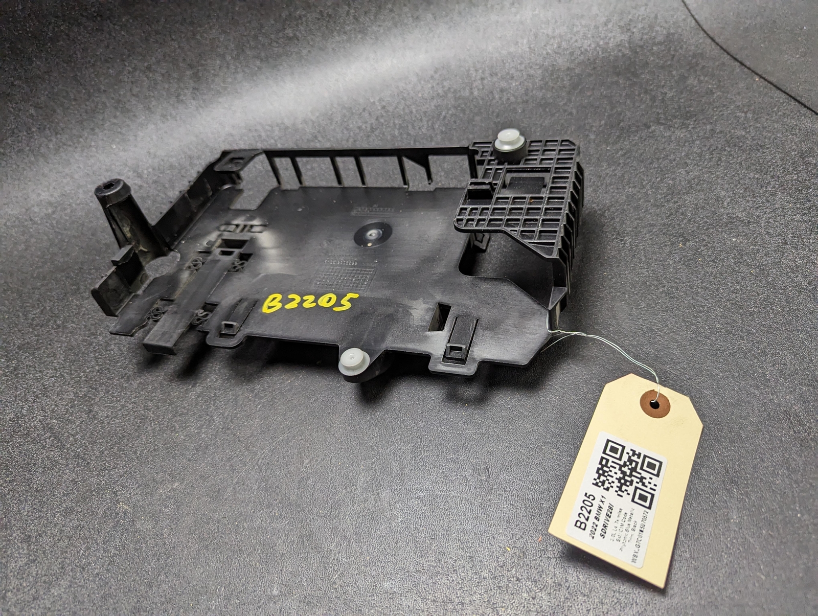 Body Control Module Bracket 2022 BMW X1 61359306899 2016 2017 2018 2019 ...