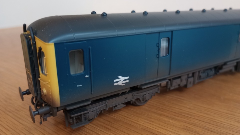 Heljan 8922 OO gauge class 128 parcels DMU blue/yellow factory ...