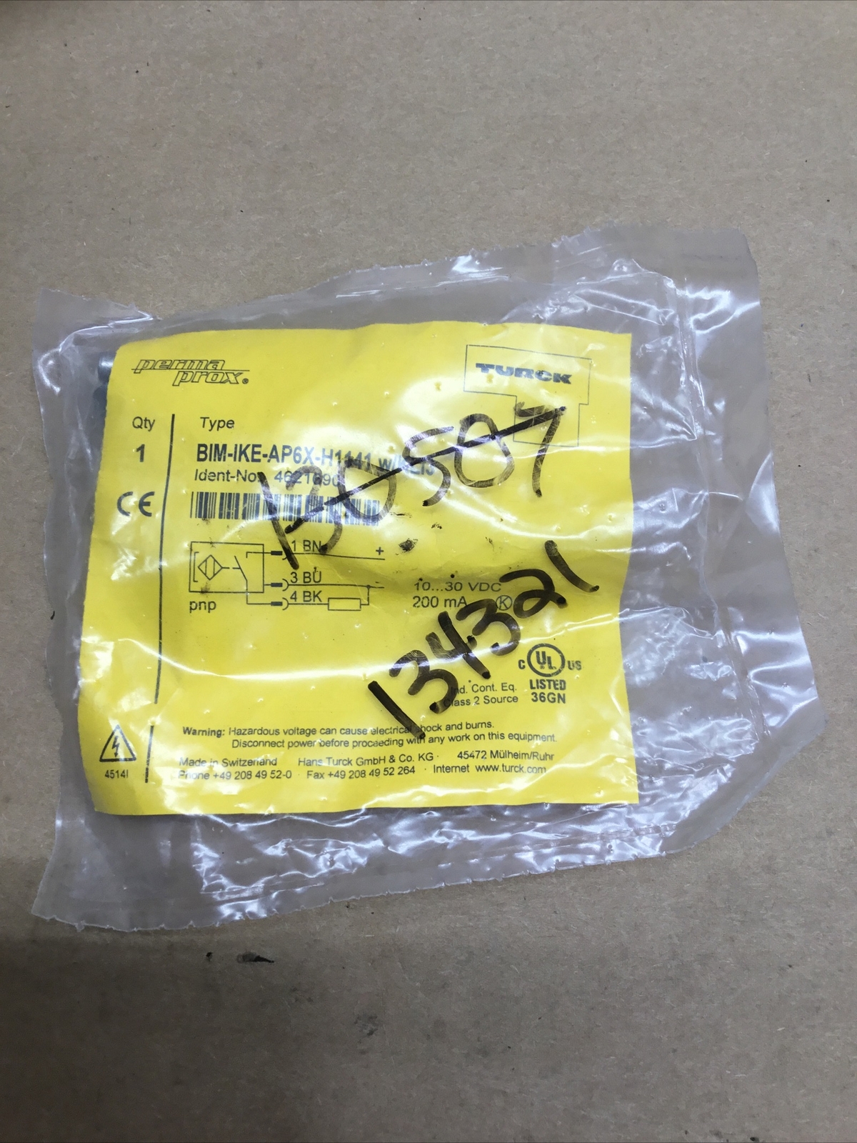 Turck BIM-IKT-AP6X-H1141 W/KL13 Cylinder position switch DC PNP ...