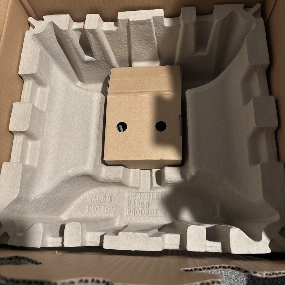 RARE Sharp Aquos LC-13E1UB” Liquid Crystal Television Gaming W/ Box ...