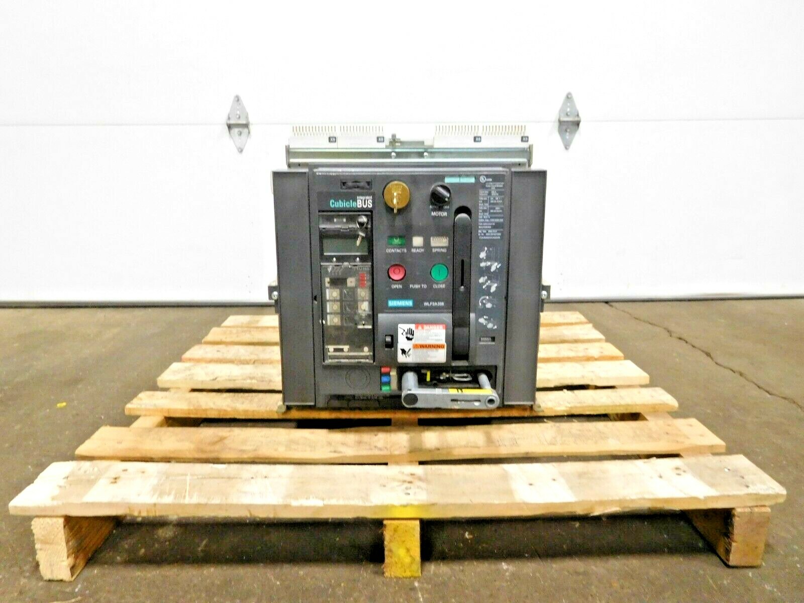 MO-3577, SIEMENS WLF2A308 INTEGRATED CUBICLE BUS POWER CIRCUIT BREAKER ...