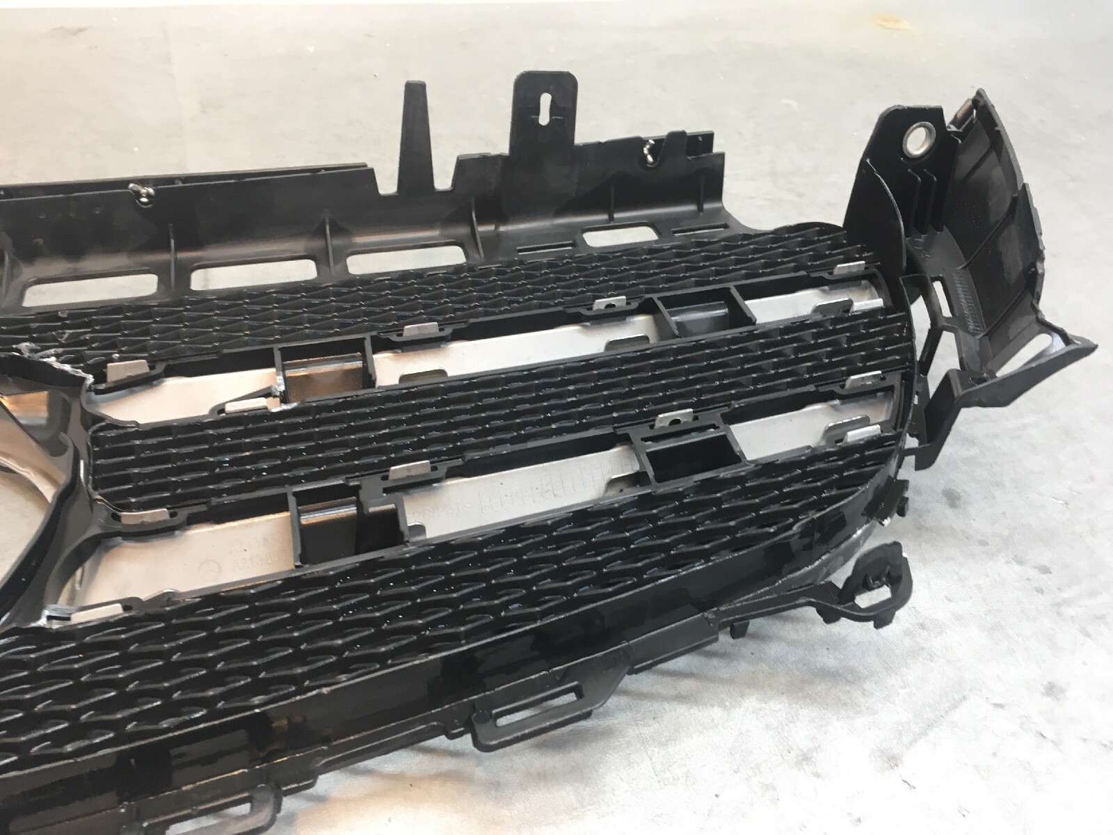 Merecedes E Class W213 2015+ Genuine Front Bumper Grill P/N A2138880123 ...