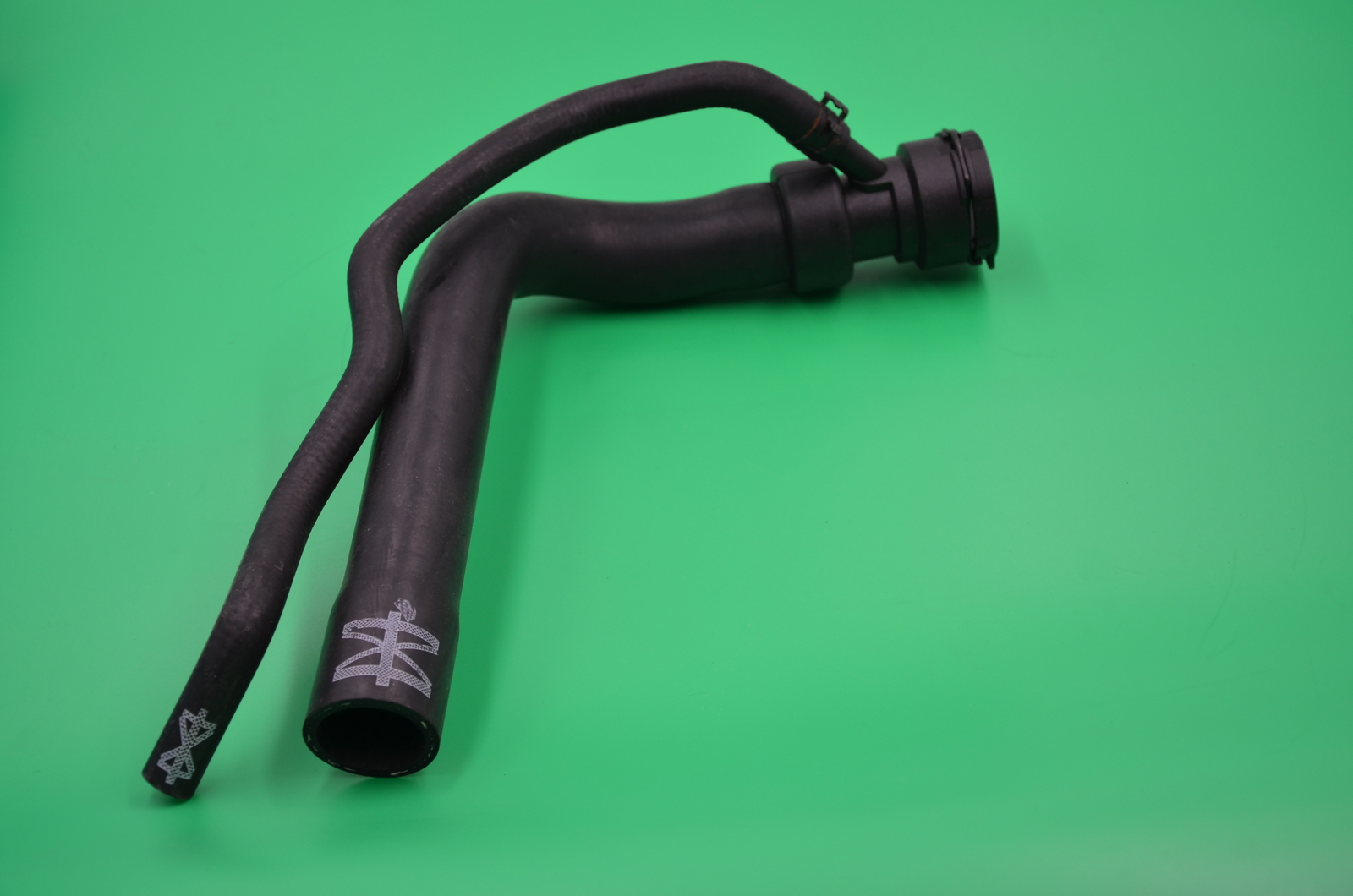 Genuine Water Hose Upper Radiator to Water Pipe for AUDI A4 8E0121101 ...