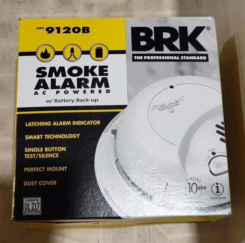 NEW BRK First Alert 9120B Smoke Detector & Alarm, AC Powered With ...