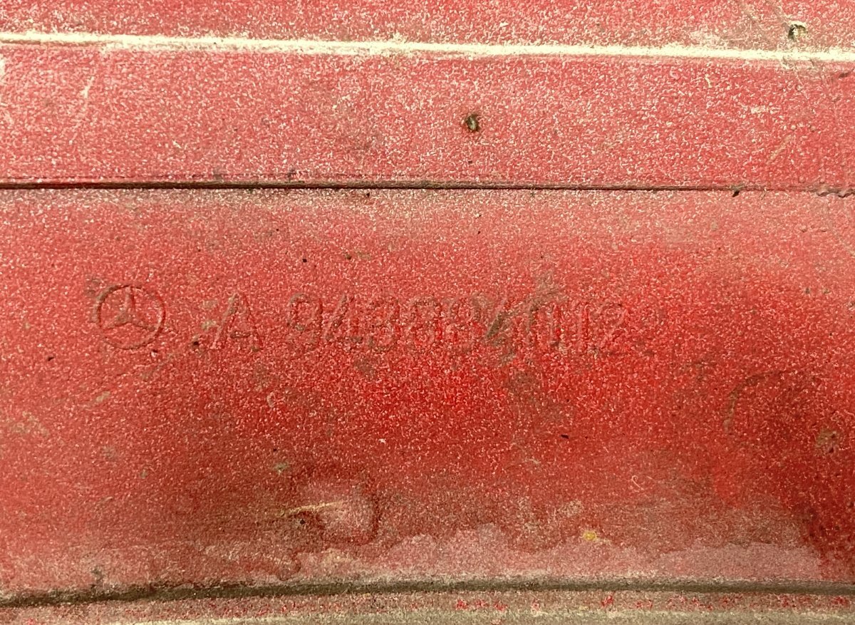 9438840123 + 9438840323 Cab Air Deflector assembly, Right Mercedes ...