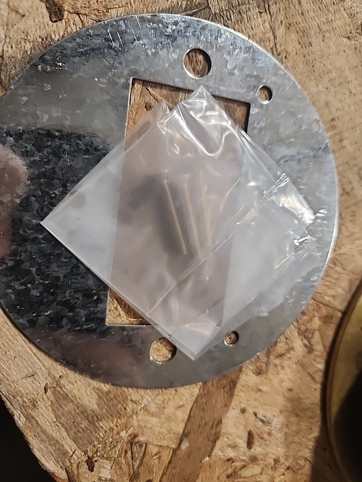 Carlon E97BR Floor Box Cover Duplex Or GFCI Receptacle Brass Single ...