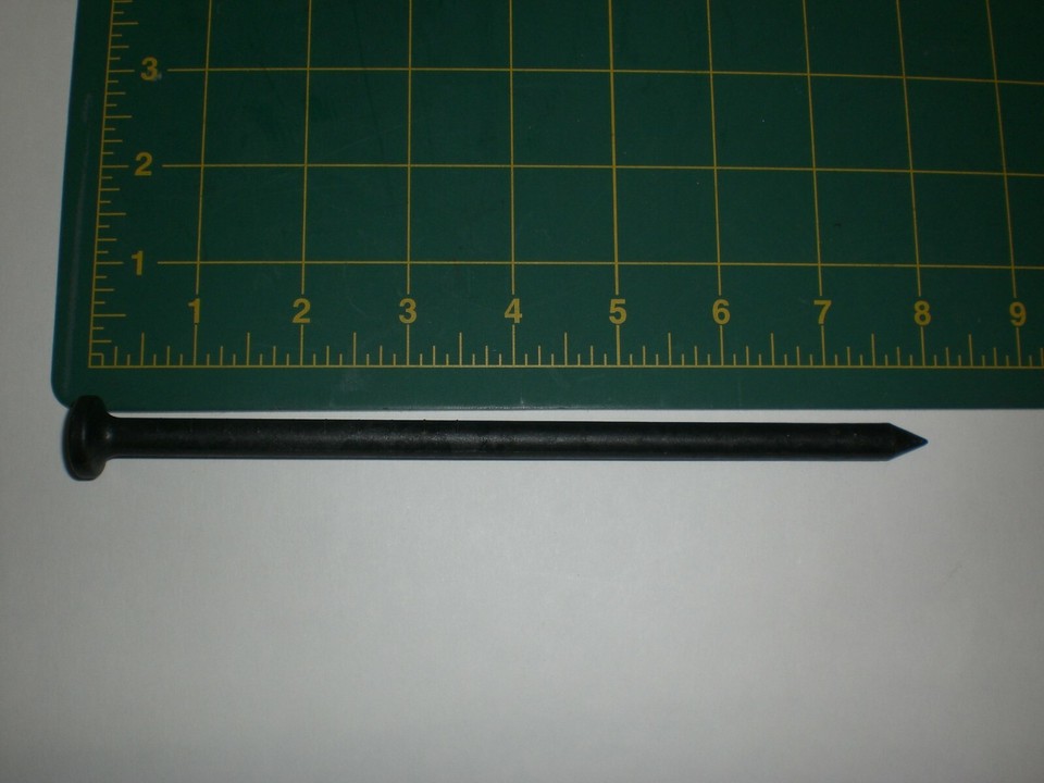 GARDEN Edging Spikes 16 pcs Plastic Landscape Anchoring Spikes 8 inch ...