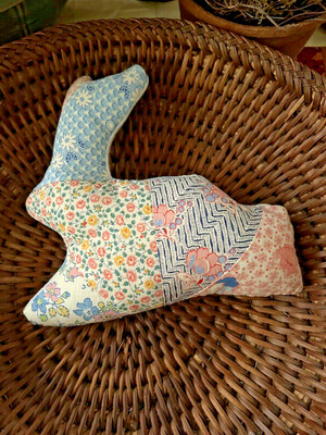 Primitive Stitchery Easter Spring Bunny Rabbit Ornie Tuck Feed sack Patchwork | eBay