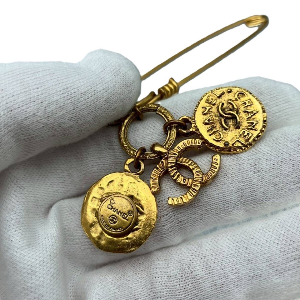 CHANEL Brooch AUTH Coco Pin Gold Logo Medal Coin CC Mark Swing Vintage ...