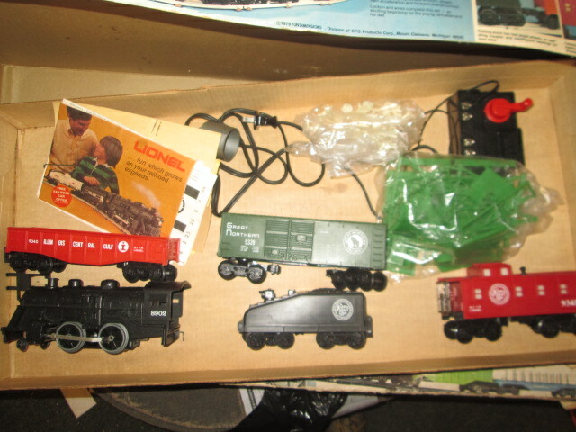 Lionel Midnight Flyer Group Of 7 Lionel Train Accessories Matthew