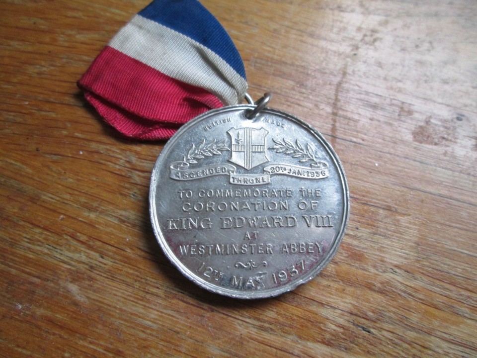 VINTAGE EDWARD VIII CORONATION MEDALLION MAY 12TH 1937 -- THAT NEVER ...