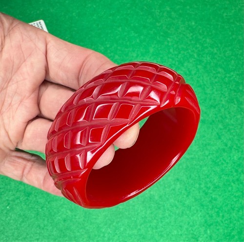 Cherry Red Bakelite Bangle Bracelet Carved Floral Diamond Vintage ...