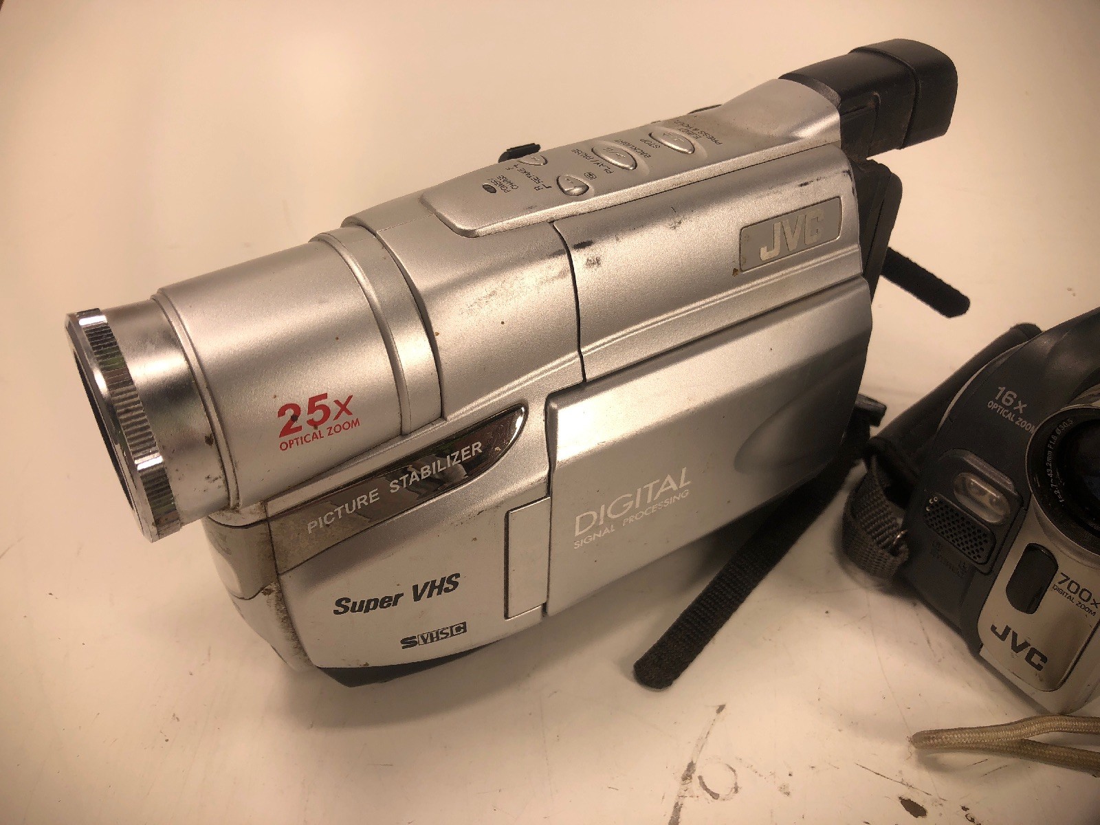 LOT OF 6 Cameras JVC Gr-sxm37u Gr-d33u Canon Dc210 Sharp Vl-a10u Kodak ...