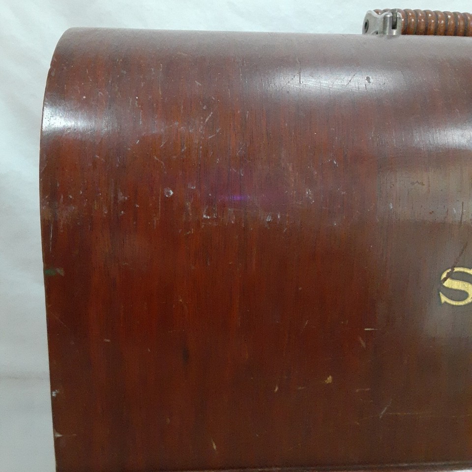 Antique 1933 Singer Sewing Machine With Knee Lever Hem Feet Crank Wood ...
