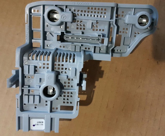 Mercedes Benz W204 C-Class Rear LH Tail Lamp Cluster Bulb Holder NEW ...