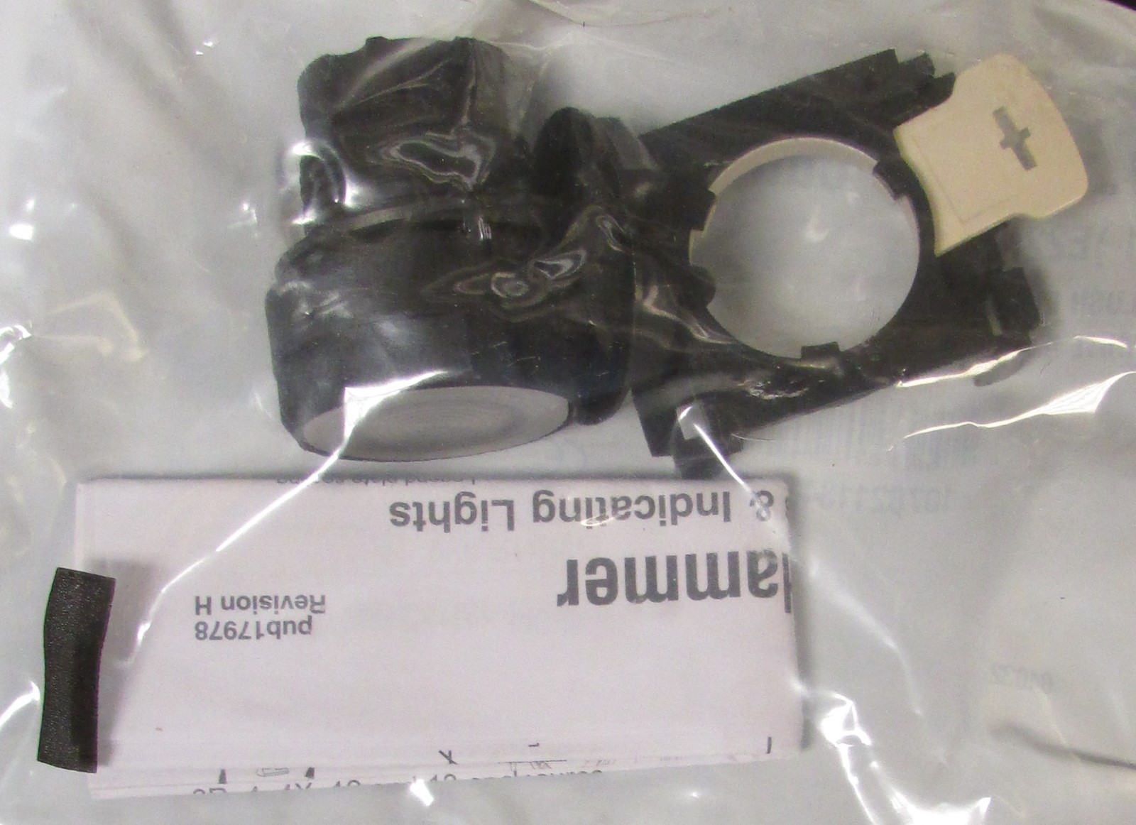 EATON CUTLER HAMMER E22NB5 White Lens Illuminated Push Button E22 NB5 ...