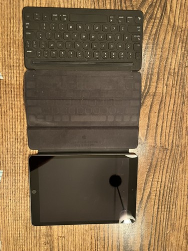 Apple iPad 9th Generation 64GB Wifi- Gray, With Apple Smart Keyboard ...
