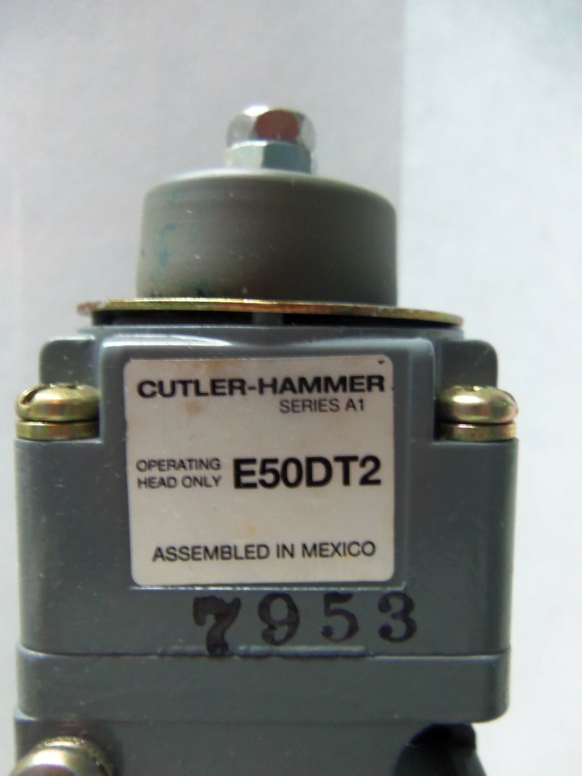 New Cutler Hammer E50AT2 Plug-in Limit Switch ( E50DT2 , E50SA , E50RA ...