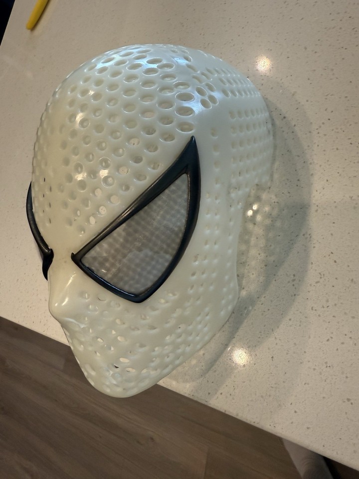 Spiderman Tobey Maguire Faceshell mask With Magnetic Lenses | eBay