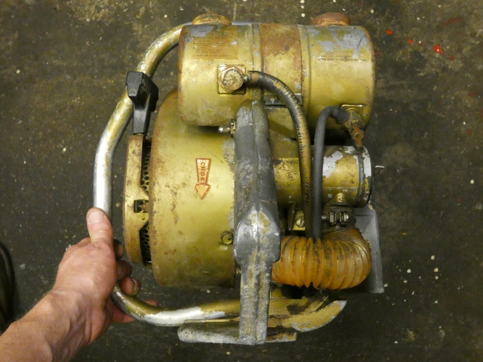 Vintage Clinton D25C Chief Chainsaw with Bar and Chain Parts or Repair ...