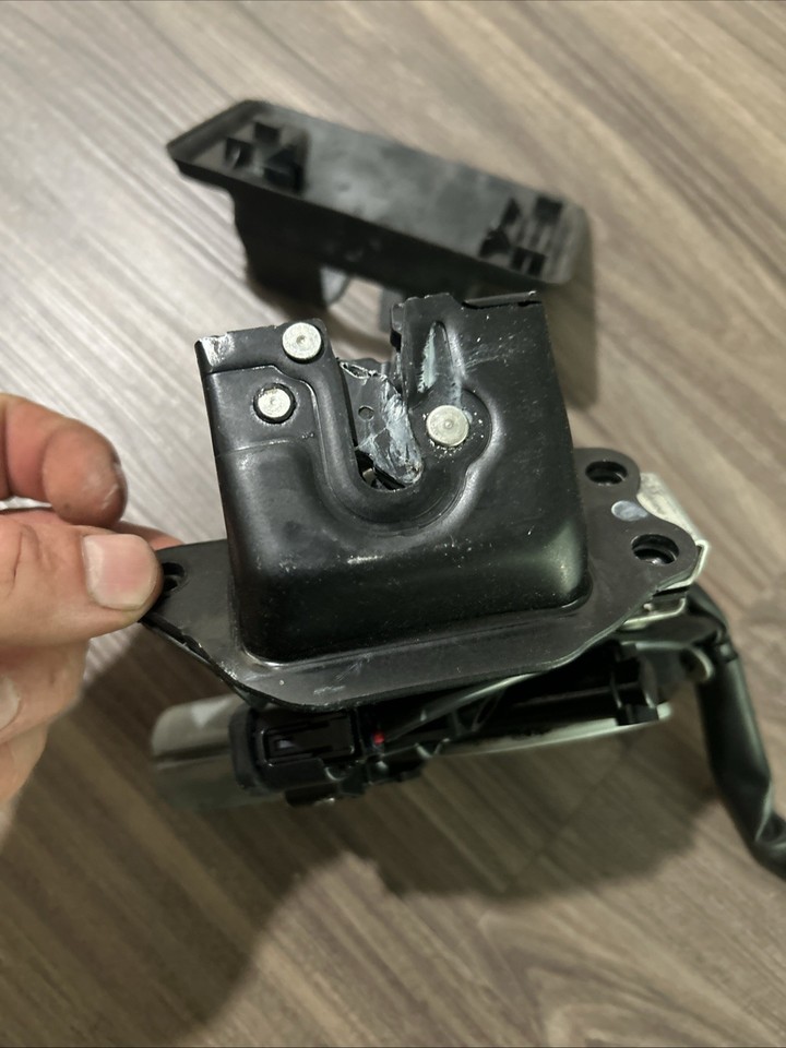 Lexus RX350 RX450H 2010-2015 Lift Gate Lock Latch Actuator 69350-0E031 ...