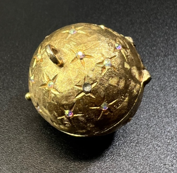 Vintage Harvester Sparkly Gold Tone Globe Pocket Watch Ball - not ...