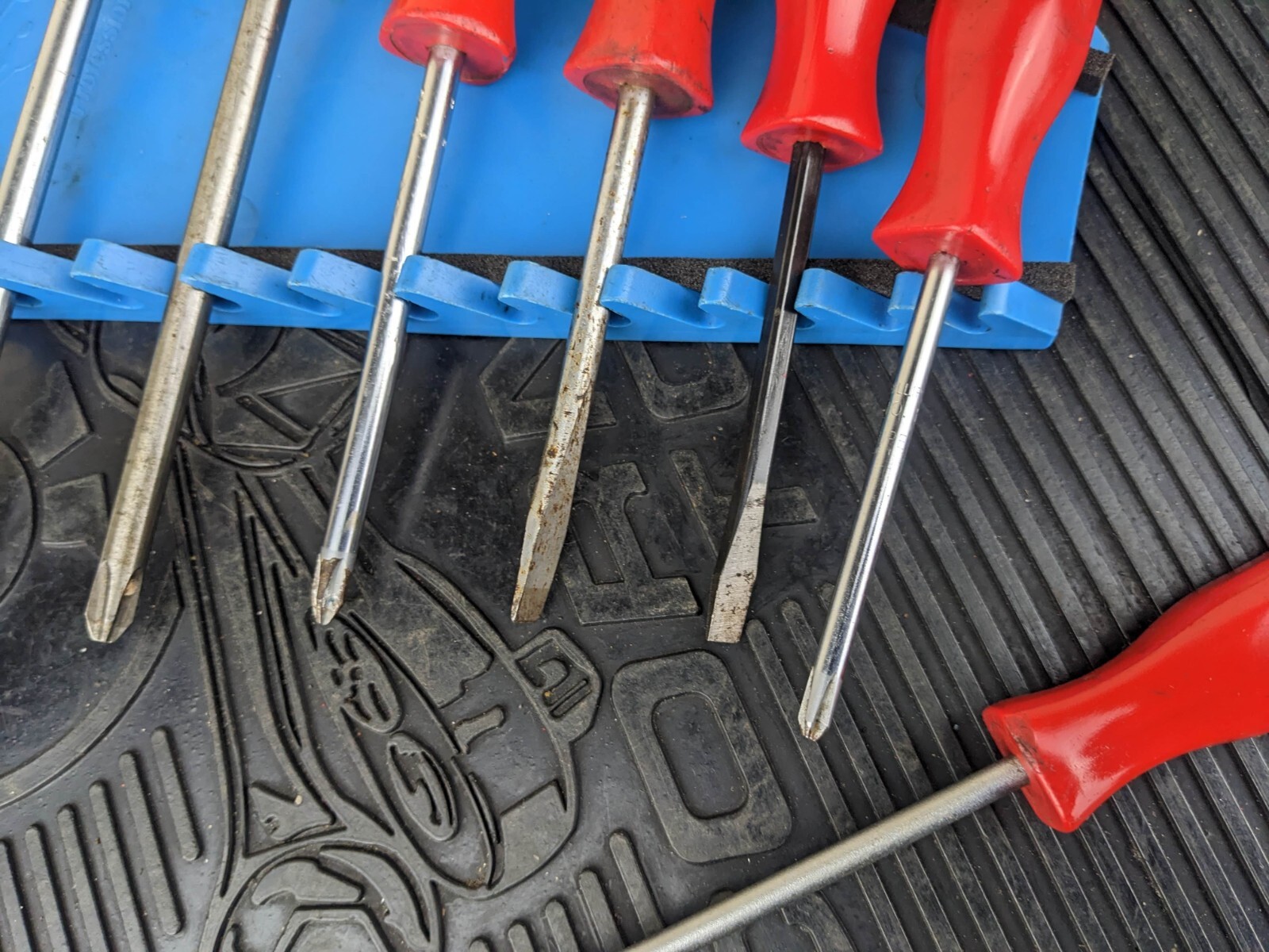 Mac Tools #bc043 RED Phillips / Flat 9pc Screwdriver Set | 9pc | Clutch | 1 Piece