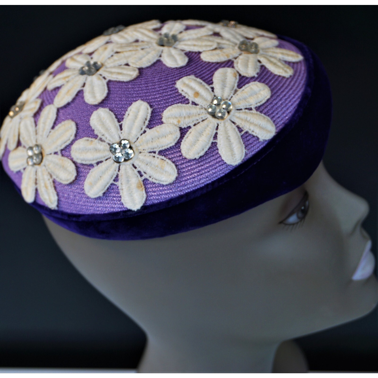 Pillbox Hat 1950s Evelyn Varon Vintage Fashion Daisy … - Gem