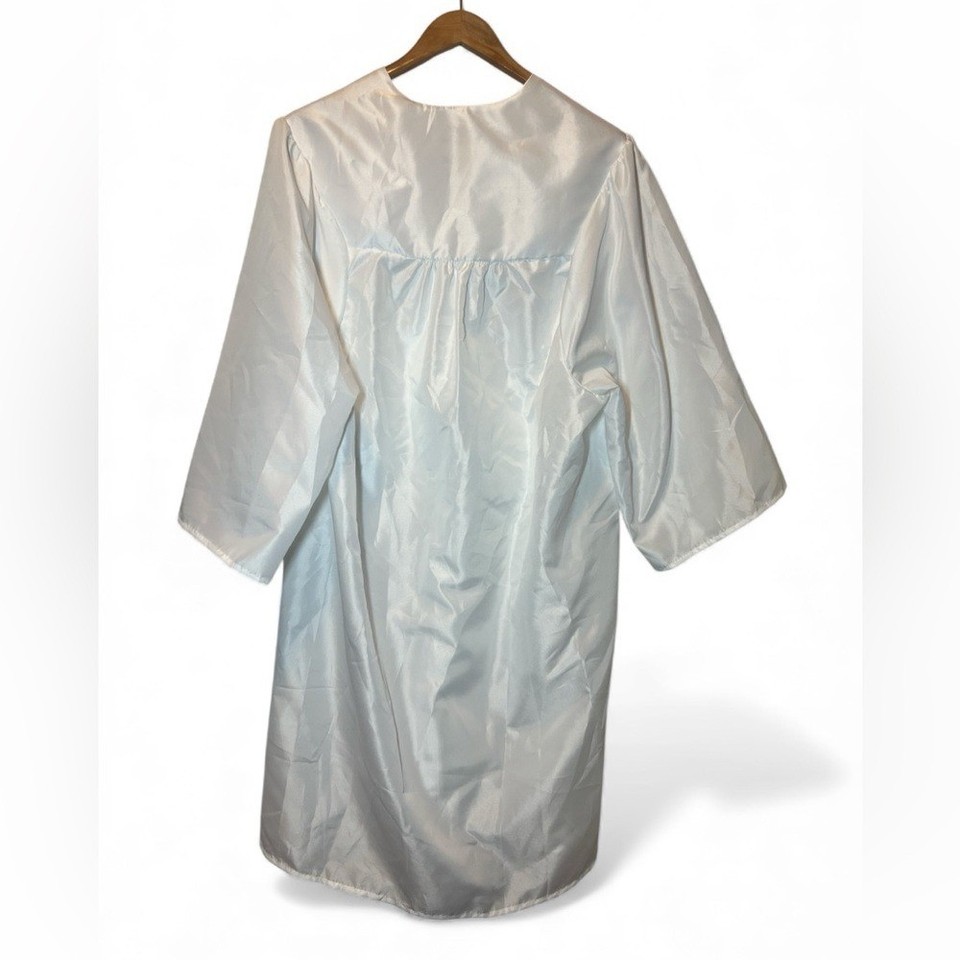 Jostens White Graduation Robe Full Zip BDG Collection Ceremony Gown ...