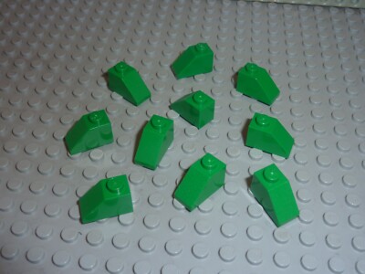 10 x LEGO Green slope brick ref 3040b Set 79003/4886/4514/4512/60052 ...