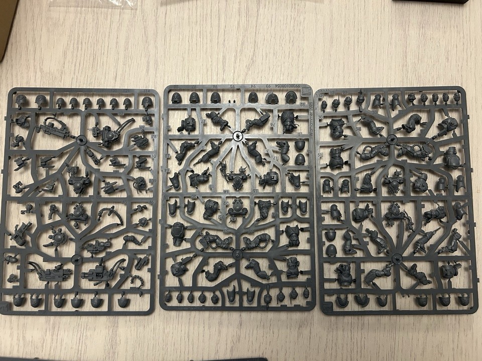 Warhammer 40k Kill Team Deathwatch 10x Models New on Sprue Cards ...
