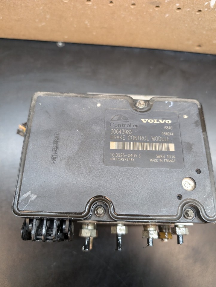 2005 VOLVO P30643979 30643982 S60 V70 S80 XC90 ABS Pump Brake Control ...