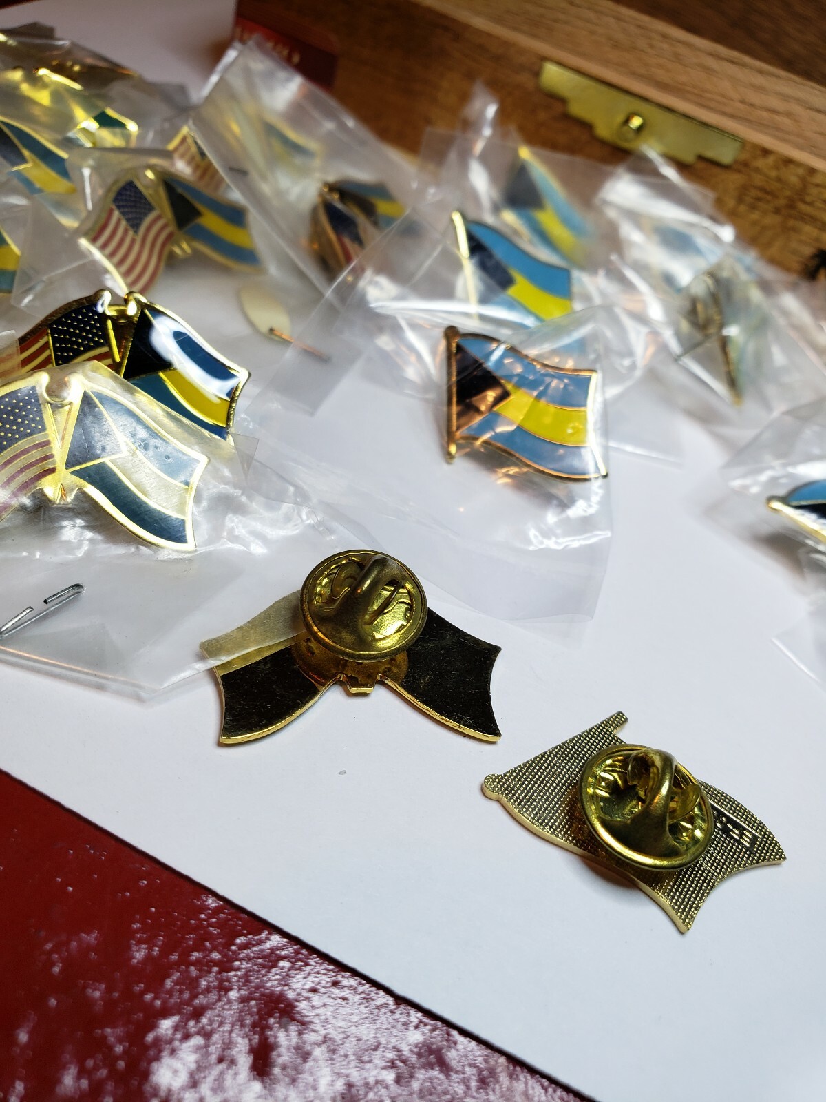 11 Bahamas USA FLAG Ambassador 12 National Friendship PINs Collectible ...