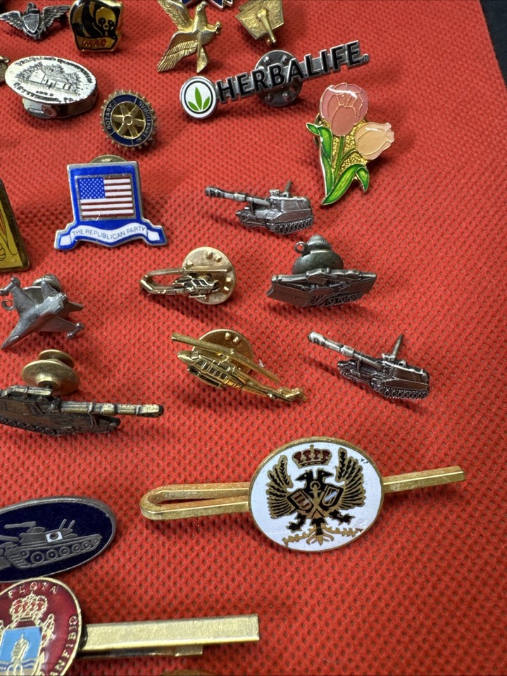 Vintage Big Lots Of Pins, Buttons,… Various Shapes | eBay