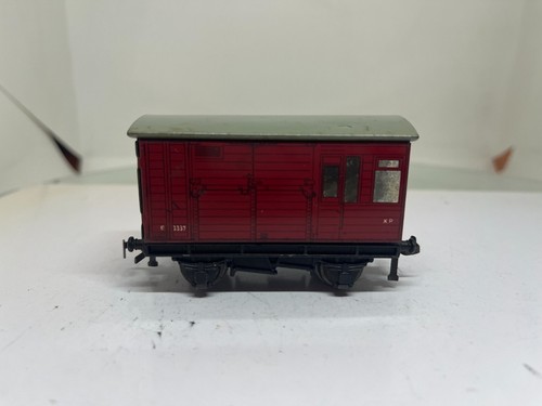 Hornby Dublo OO Gauge Railways 32060 D1 BR Horse Box E2337 Red Metal ...