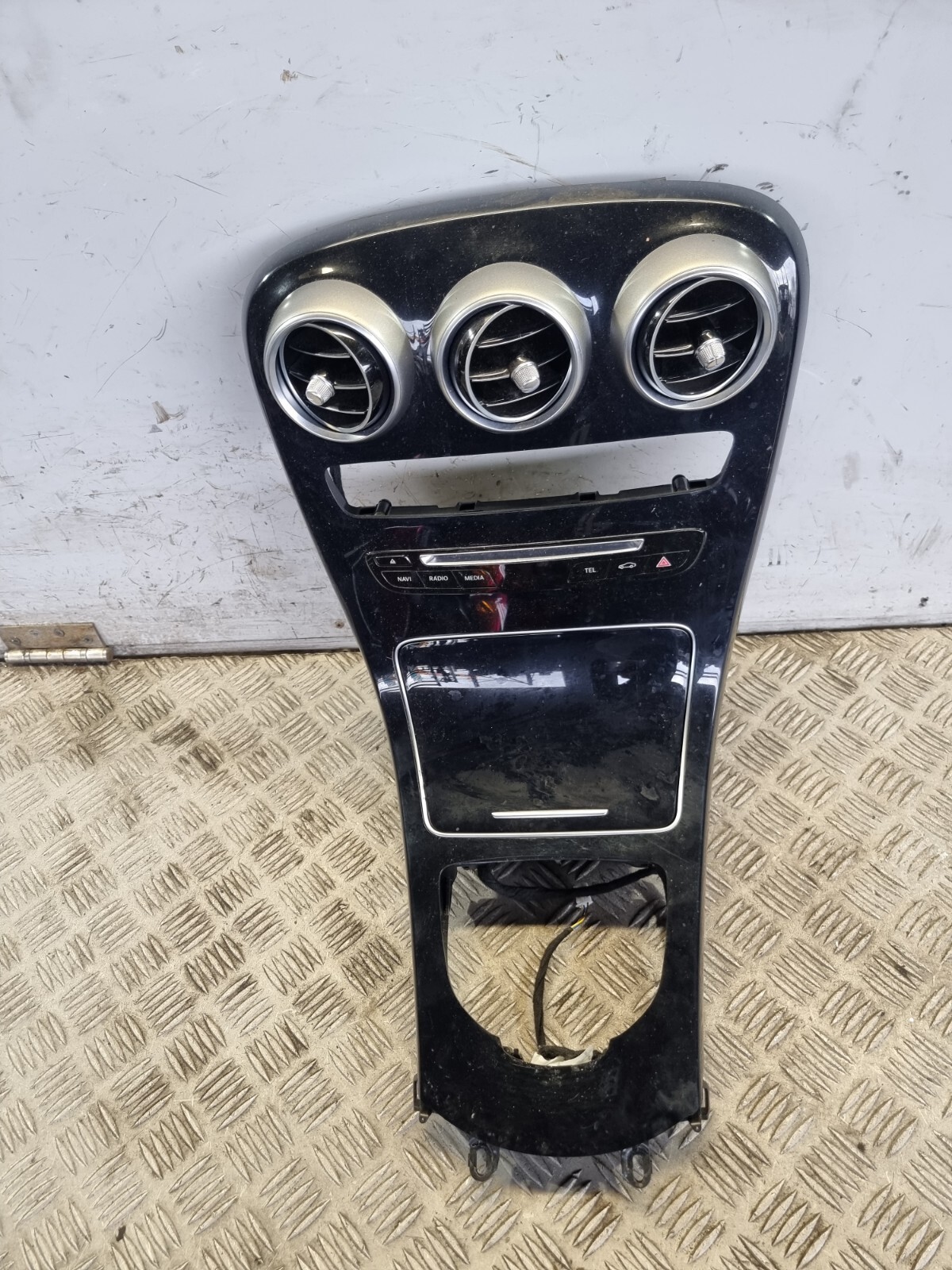 MERCEDES C250 CENTER DASH PANEL WITH AIR VENTS AND STORAGE 2056800210 ...