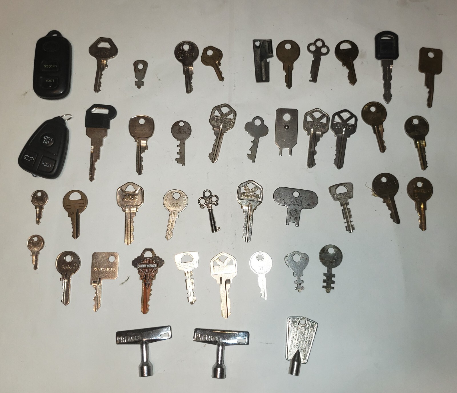Vintage key Lot of 42 Keys Metal Harley Davidson Auto House Skateboard ...