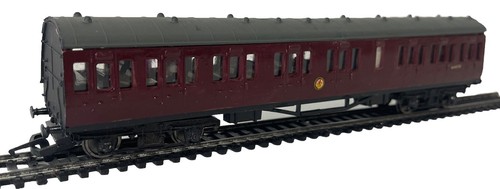 CODE 3 KIT BUILT OO GAUGE BR SUBURBAN 2ND CLASS CARRIAGE COACH MAROON ...