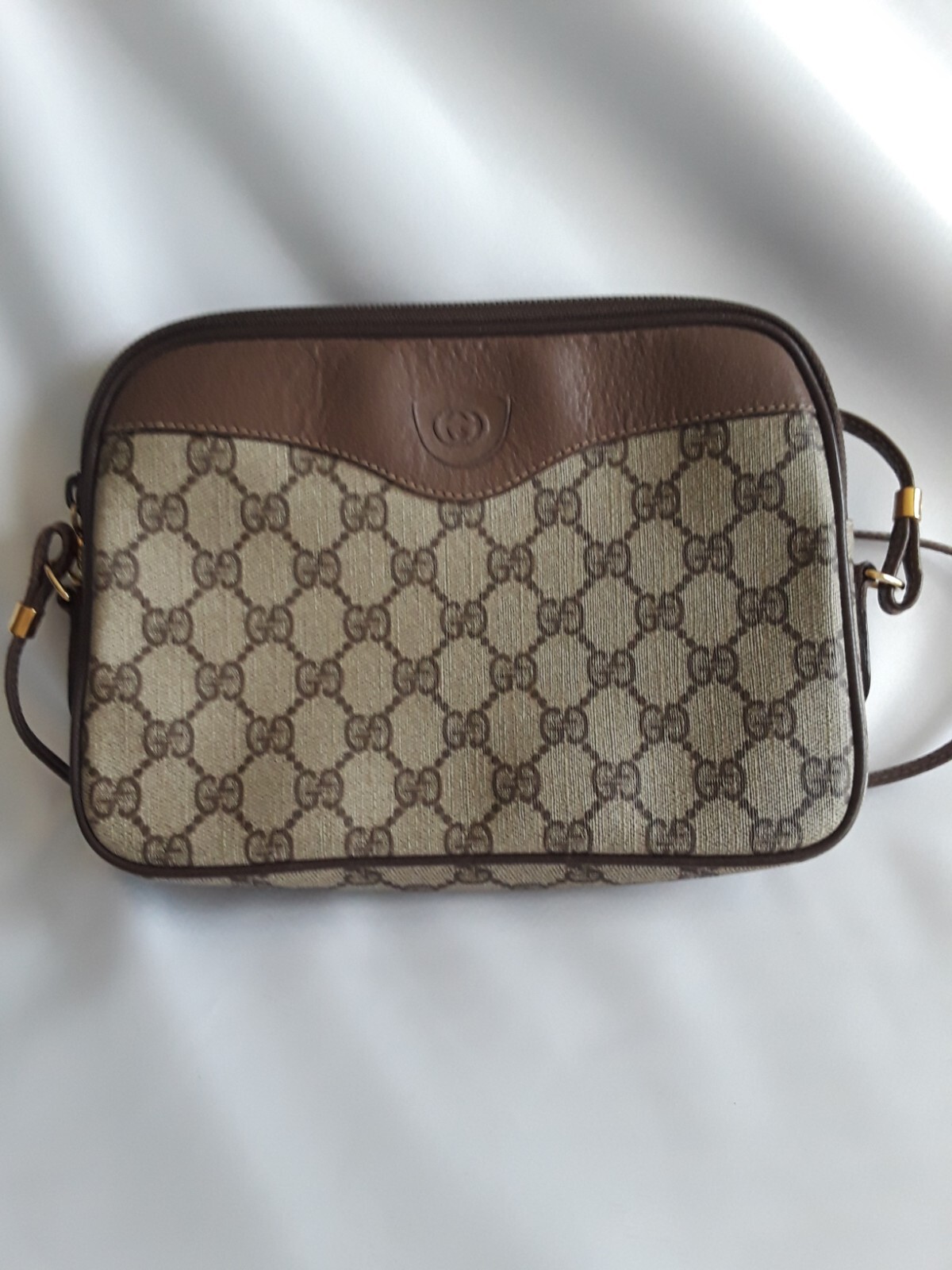 Gucci Crossbody Bag - 1990's (Authentic) - Gem