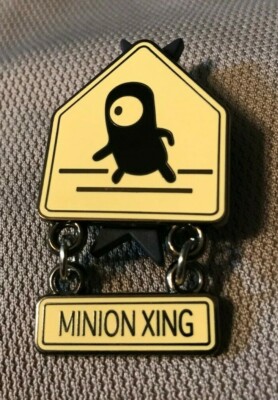 UNIVERSAL STUDIOS THEME PARK MINIONS XING WARNING SIGN COLLECTIBLE PIN ...
