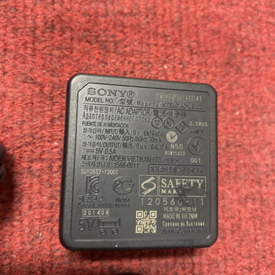 Sony Digital Camera Cybershot DSC-HX50 20.4MP 30X Optical Zoom *Free ...